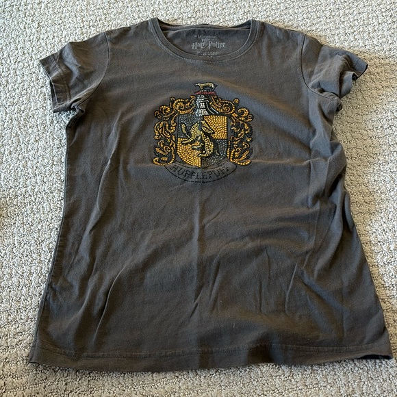 Wizarding World Of Harry Potter | Tops | Harry Potter Hufflepuff Tshirt ...